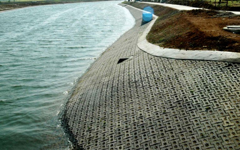 Interlocking Concrete Block Molds For Embankment Dam - LCMOLDS.COM