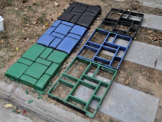 DIY Concrete Pathway Forms Paving Molds - LCMOLDS.COM